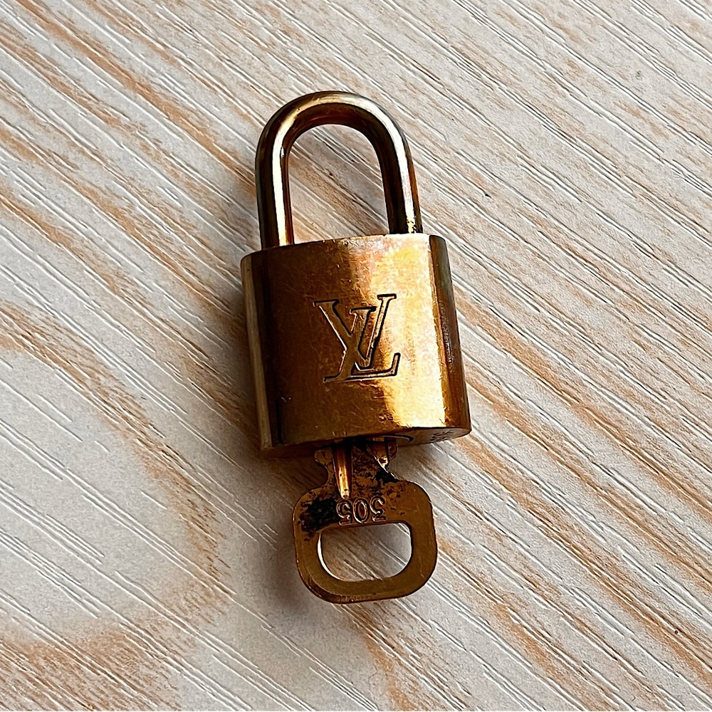 Lv Lock & Key #305 - Gem